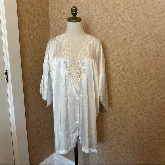 Victoria's Secret | Intimates & Sleepwear | Vtg Y2k 200s White Satin ...